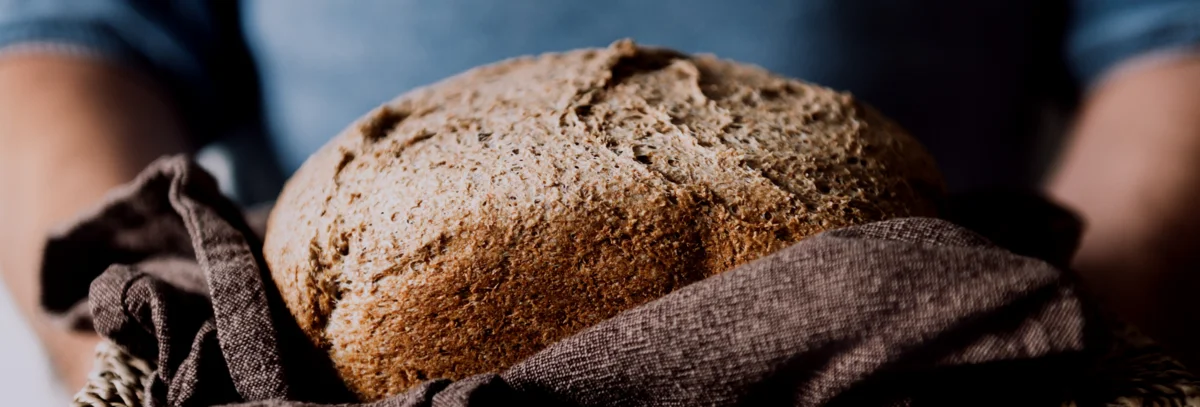 Recipes and tips for baking bread when yachting