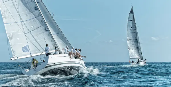 Begriffe des Segelns und Grundlagen des Bootes: Die Seite des Bootes ...