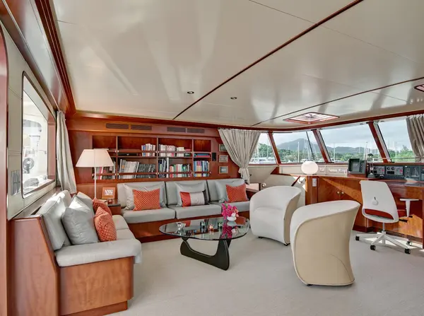 Luxury yacht Azizam for charter