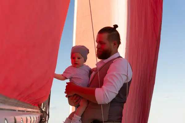 Guidelines for safe sailing with children