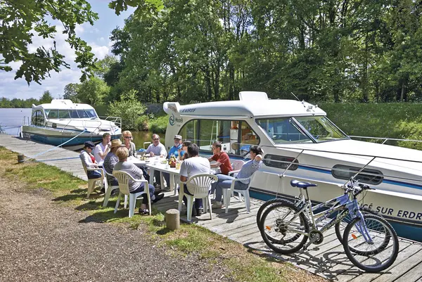 Wie mietet man ein Hausboot und andere nützliche Tipps