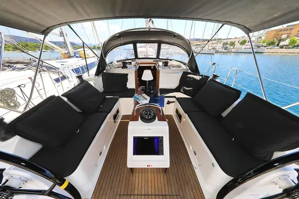What’s it like to sail the Bavaria 46 Cruiser?