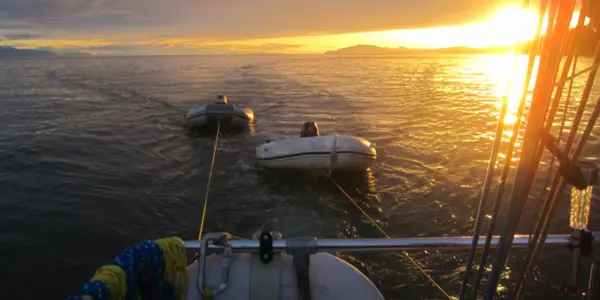 Gebruik van bijboot en buitenboordmotor