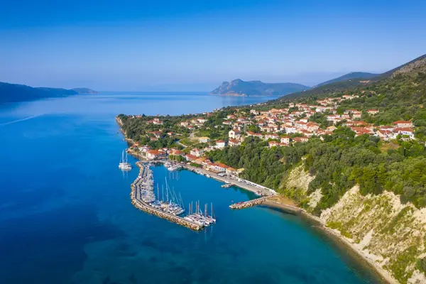 Tips on yachting from Lefkada. Sail from Lefkas marina!