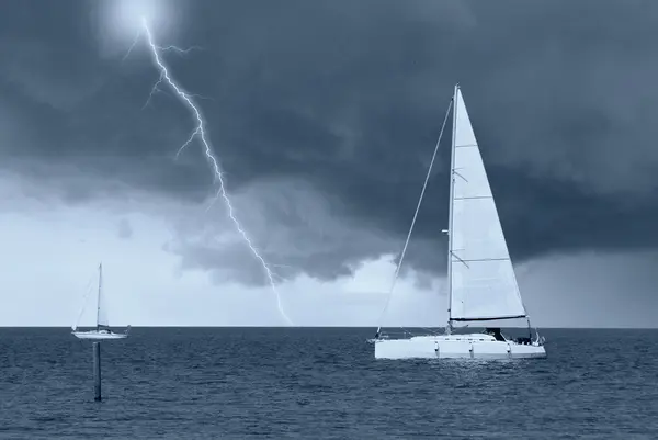 How to sail safely through a storm