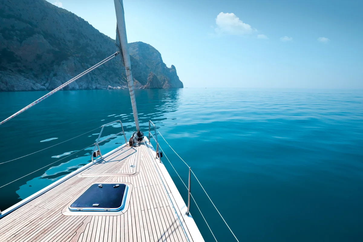 Complete Sailing Guide: Basics to Yachts for Beginners to Experts