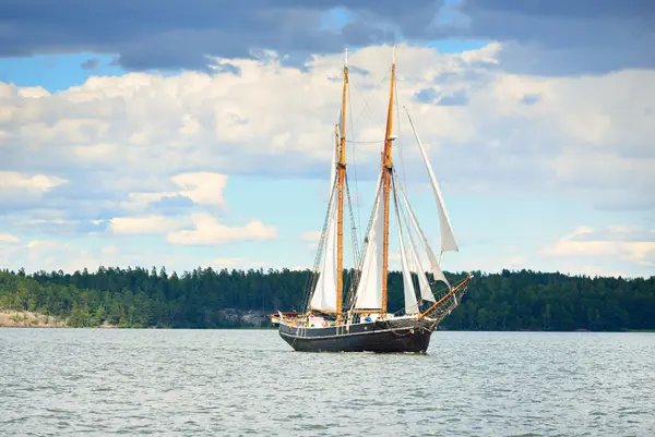Schoner: Ein zeitloses Segelboot | Geschichte, Anatomie, Typen