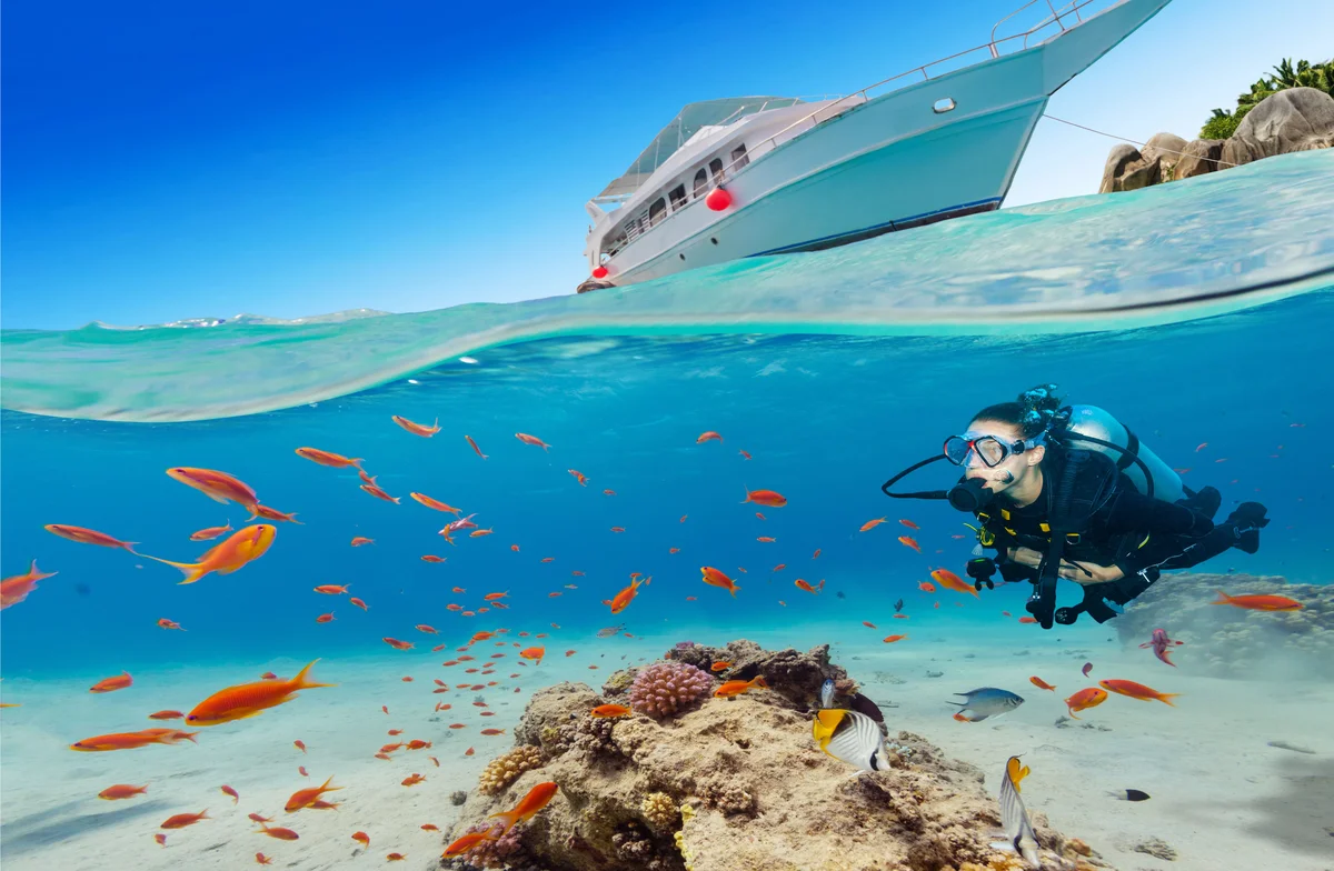 Combining sailing and diving