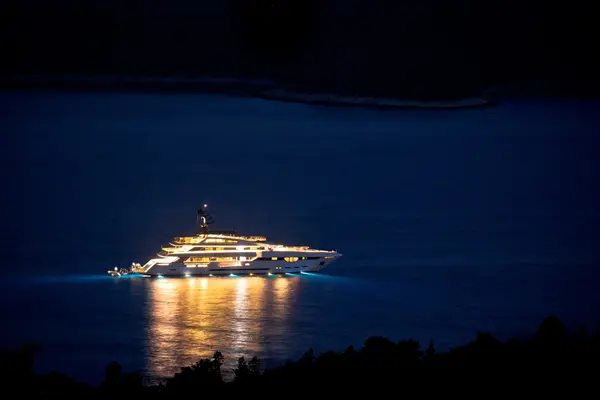 Unlock the Magic of Night Sailing: A Complete Guide for Safe and ...