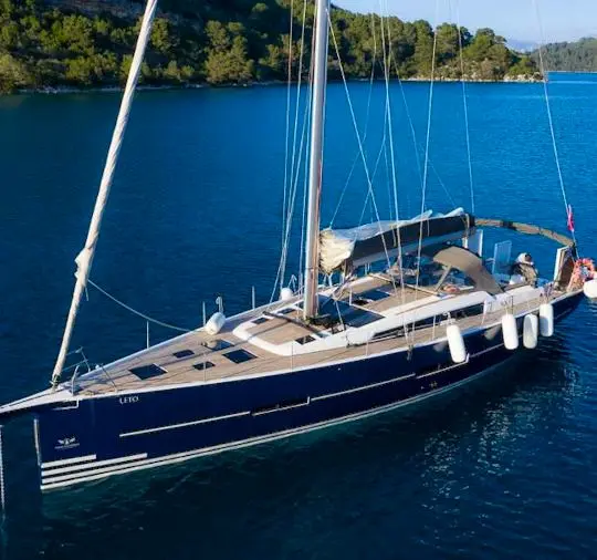 Sumérjase en el lujo con el Dufour 560 | Chat GPT | Yachting.com