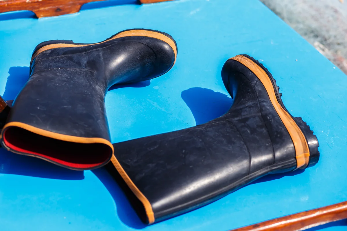 All about sailing boots