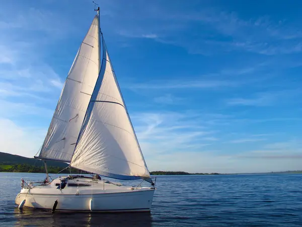 Typer af sejl på en charter sejlbåd