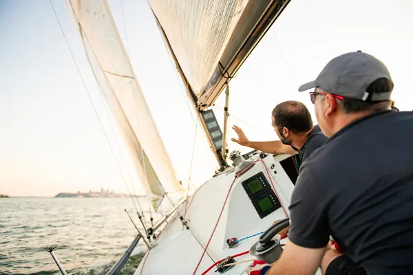 Methods for measuring distance by eye when at sea