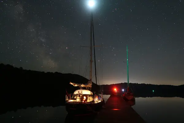 What you need to know about sailing at night
