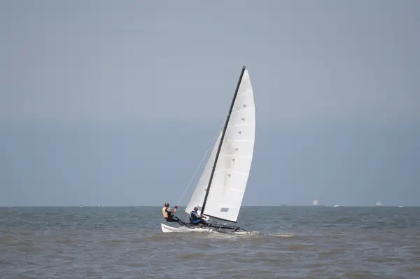 Sailing Harnesses: Safety Essentials for Sailors | Expert Guide