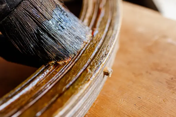 The Ultimate Guide to Wood & Boat Varnishing