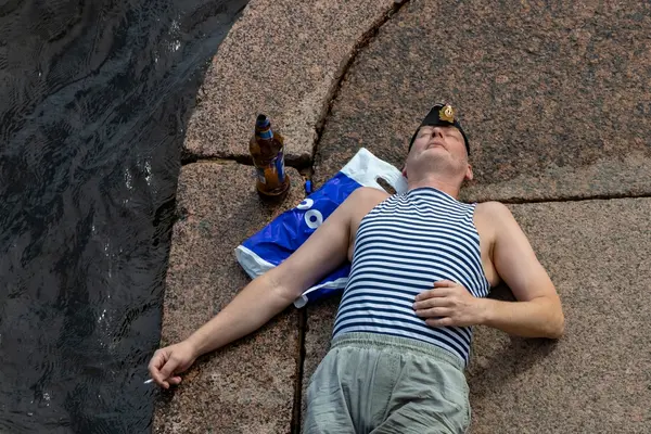 Alcohol aan het roer: Wat zijn de grenzen op jachtbestemmingen?