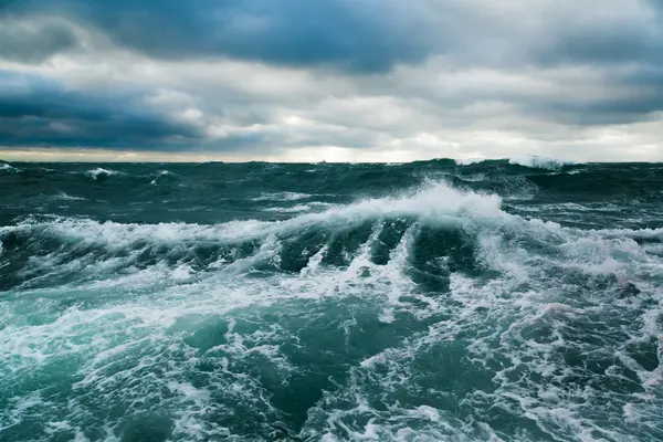 Visão geral dos ventos no Mar Mediterrâneo