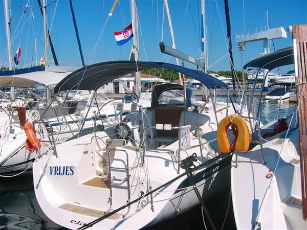 Découvrez les offres de location de l'Elan 36 | Yachting.com