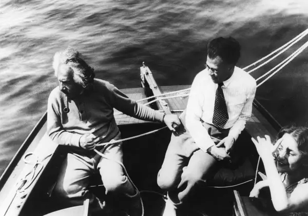 Marins célèbres : le physicien Albert Einstein.