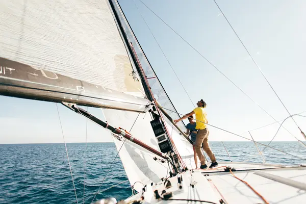 Guide to Mainsail Furlers and Roller Furling Systems