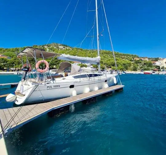 Discover the Delphia 47: Charter Luxury Yacht in Greece | Yachting.com